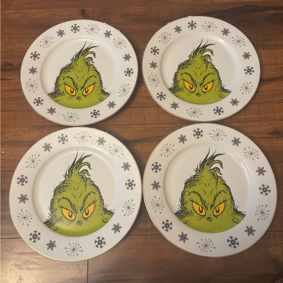 dr seuss | Dining | Dr Seuss The Grinch Set 4 Gold Trim Grinch Head ...